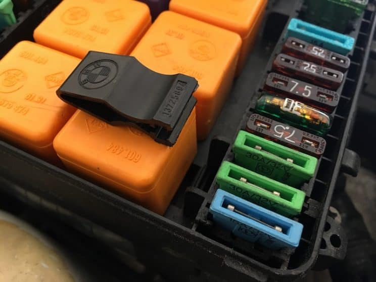 OEM BMW fuse puller - BIMMERtips.com